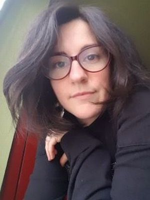 La vita di Sara tra due nastri di raso viola, un bel romanzo di Debora ...