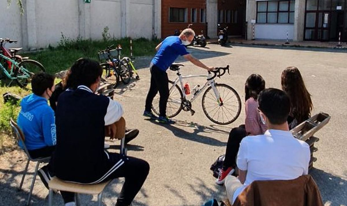 Al Liceo Amaldi di Novi Ligure ha preso il via un progetto sul ciclismo ...
