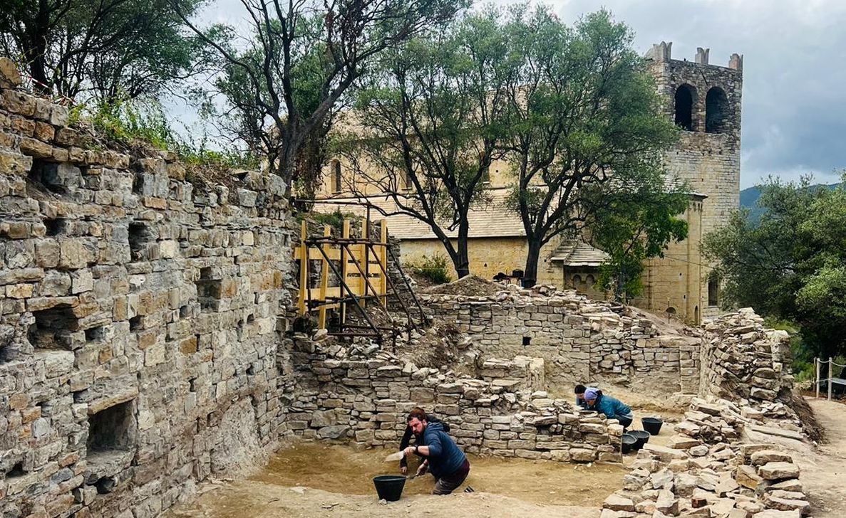 Nuovi scavi archeologici al castello di Andora: sviluppi positivi per ...
