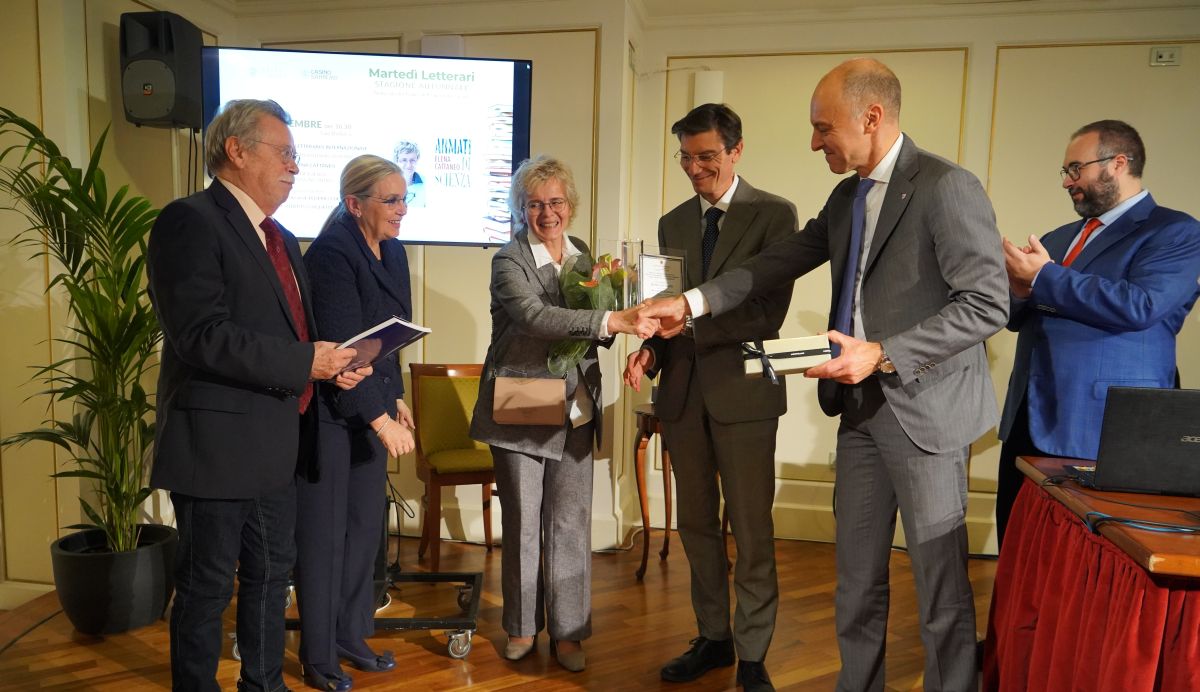 Alla Senatrice Elena Cattaneo Il Gran Trofeo Alla Saggistica Premio